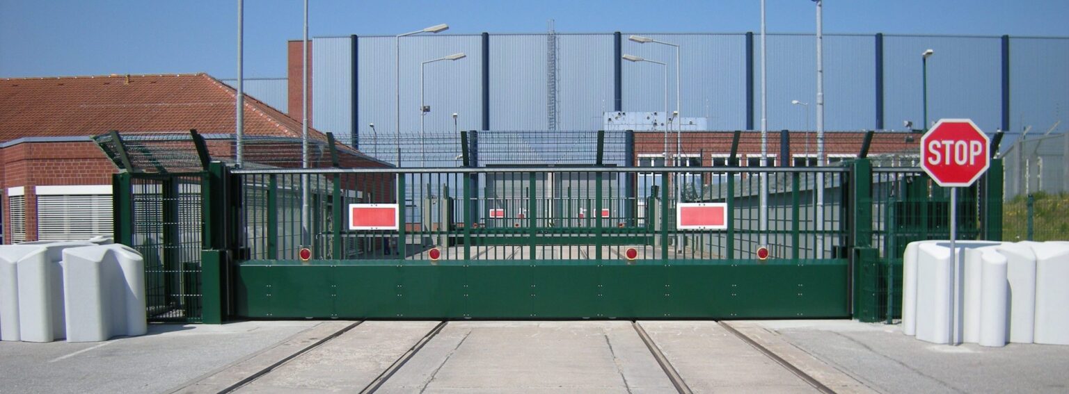 CLIC Crash Gates - ClicOman